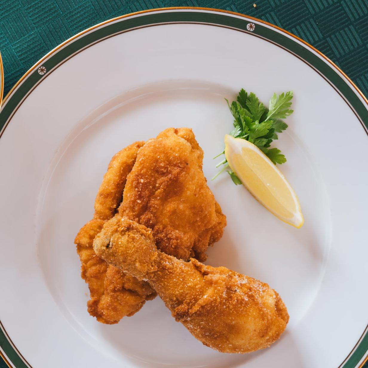 Spitzenkoch verrät: So gelingt dir das perfekte Backhendl