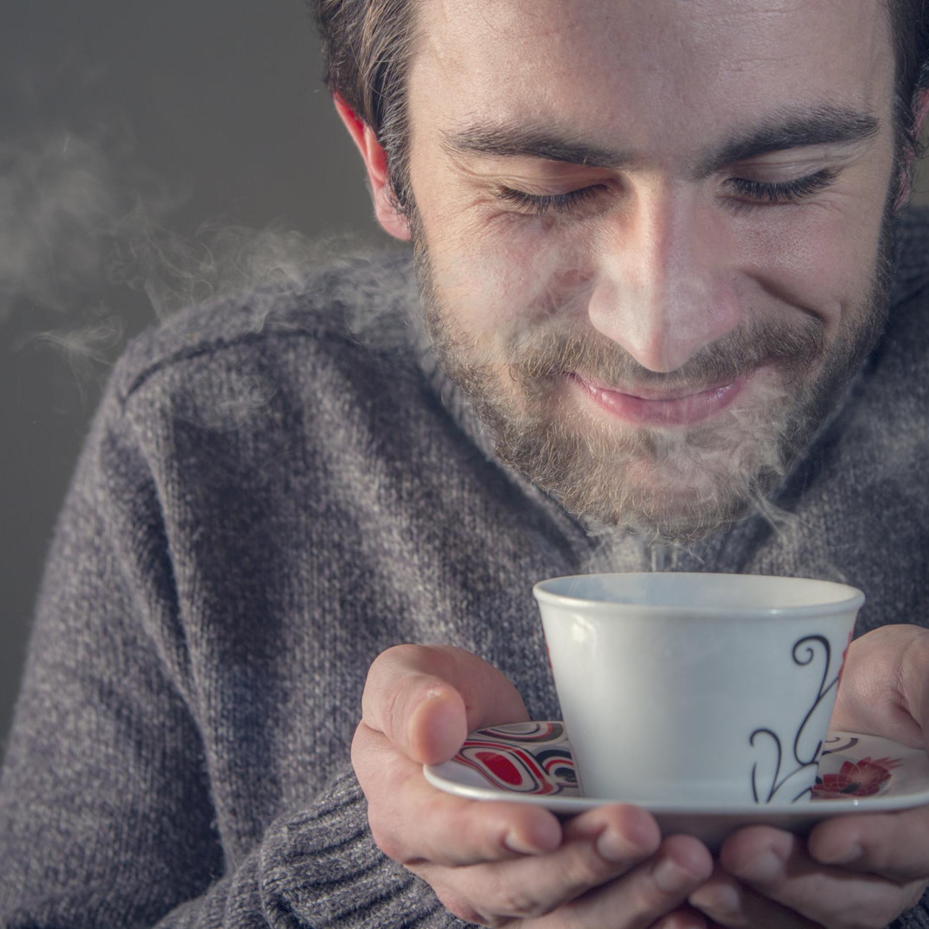 Halsschmerzen: Diese Teekräuter aus dem Garten helfen gegen Halsweh