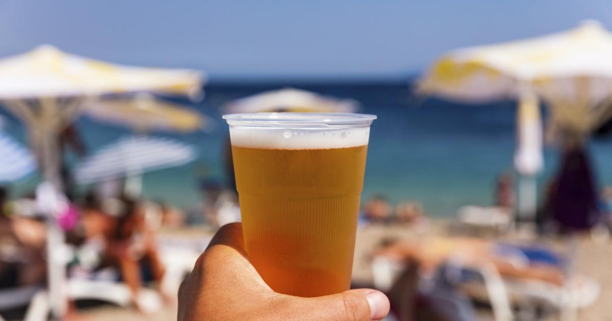 In Sunny Beach lassen besoffene Engländer die Hose runter